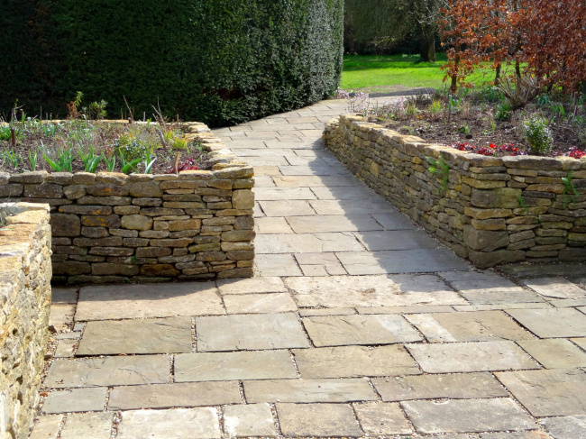 How to Use Hardscaping in Your Landscape Design | Greenville Pavers